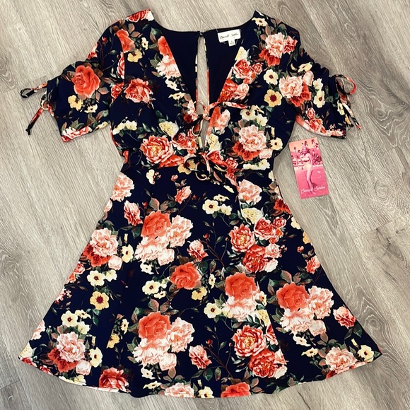 Emerald Sundae | Dresses | Emerald Sundae Floral Print Dress S | Poshmark